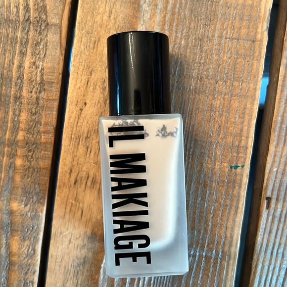 IL MAKIAGE | Makeup | Il Makiage Flawless Base Foundation | Poshmark